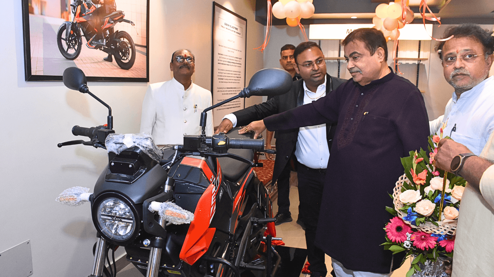 Nitin Gadkari Inaugurates Oben Electric’s 75th Showroom In Nagpur - E ...